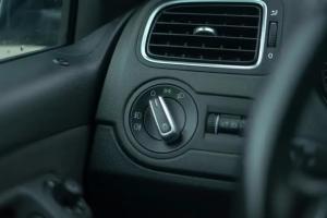 Melns Volkswagen Polo 2011 Liepāja, ar dzinēja tilpumu 1.60 L un nobraukumu 252 tūkst. km par 6250 €, foto 20 vietnē AUTOMOTO.COM.LV