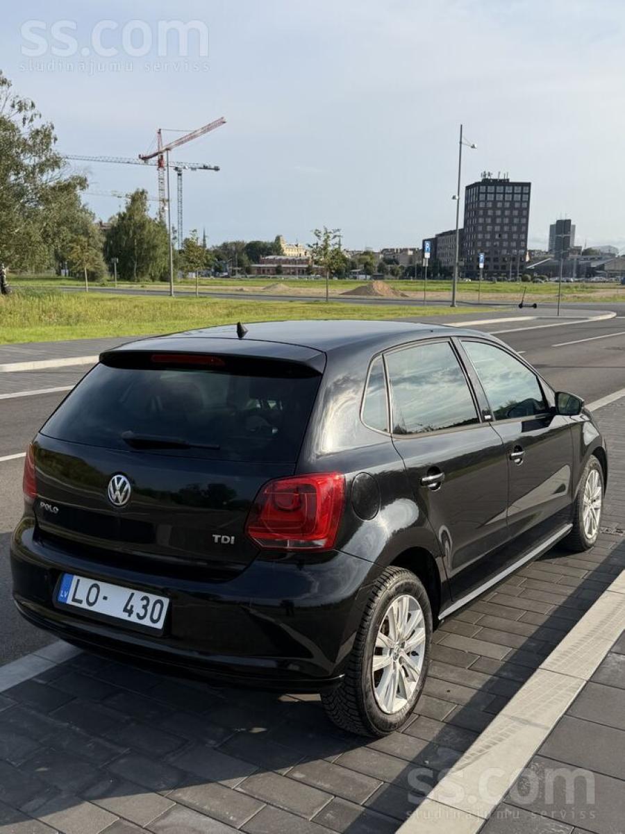 Black Volkswagen Polo 2011 in Riga, with an engine capacity of 1.20 L and mileage of 273 thousand km for 3300 €, photo 4 on AUTOMOTO.COM.LV