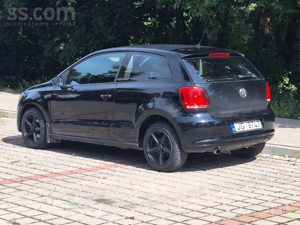 Black Volkswagen Polo 2011 in Riga, with an engine capacity of 1.20 L and mileage of 231 thousand km for 1450 €, photo 2 on AUTOMOTO.COM.LV
