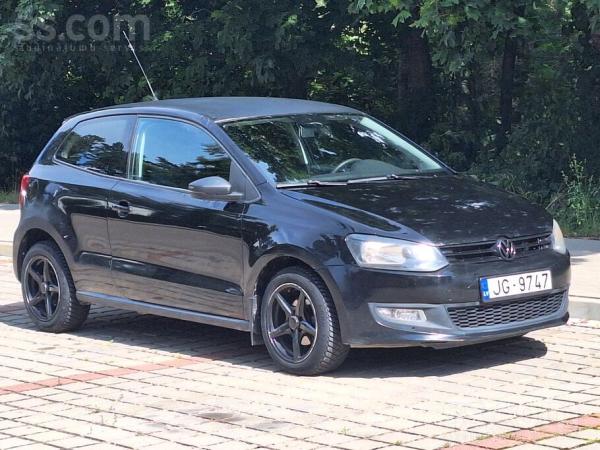 Black Volkswagen Polo 2011 in Riga, with an engine capacity of 1.20 L and mileage of 231 thousand km for 1450 €, photo 3 on AUTOMOTO.COM.LV