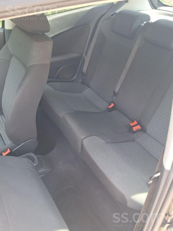 Black Volkswagen Polo 2011 in Riga, with an engine capacity of 1.20 L and mileage of 231 thousand km for 1450 €, photo 6 on AUTOMOTO.COM.LV