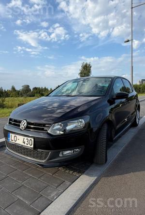 Melns Volkswagen Polo 2011 Rīga, ar dzinēja tilpumu 1.20 L un nobraukumu 275 tūkst. km par 2900 €, foto  vietnē AUTOMOTO.COM.LV