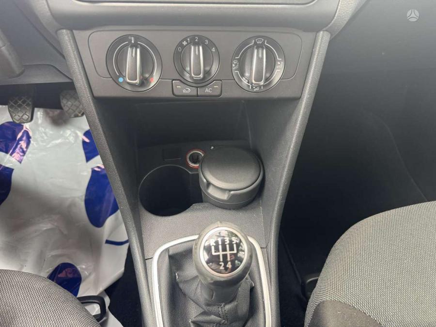 Melns Volkswagen Polo 2011 Tauragė, ar dzinēja tilpumu 1.39 L un nobraukumu 200 tūkst. km par 3800 €, foto 11 vietnē AUTOMOTO.COM.LV