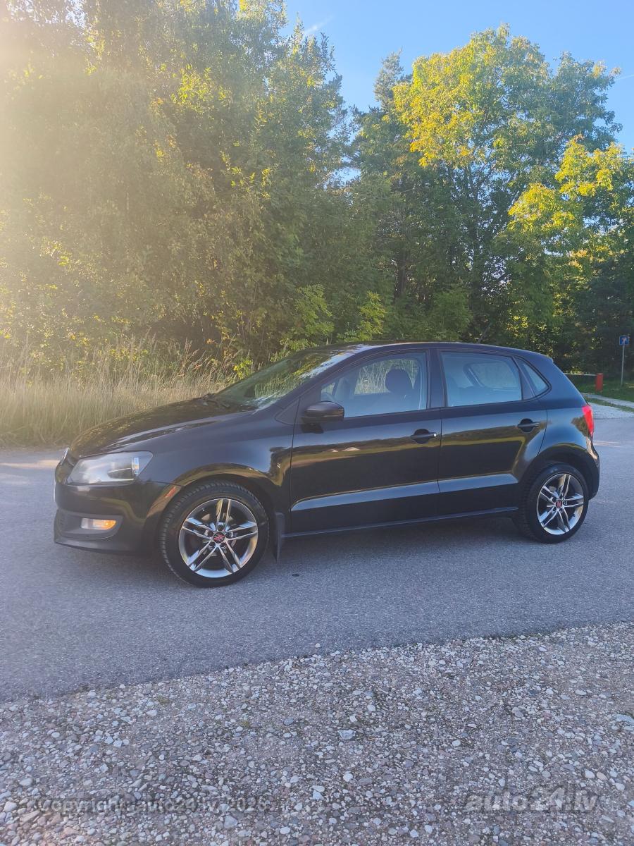 Black Volkswagen Polo 2011 in Tallinn, with an engine capacity of 1.60 L and mileage of 367 thousand km for 3600 €, photo 3 on AUTOMOTO.COM.LV