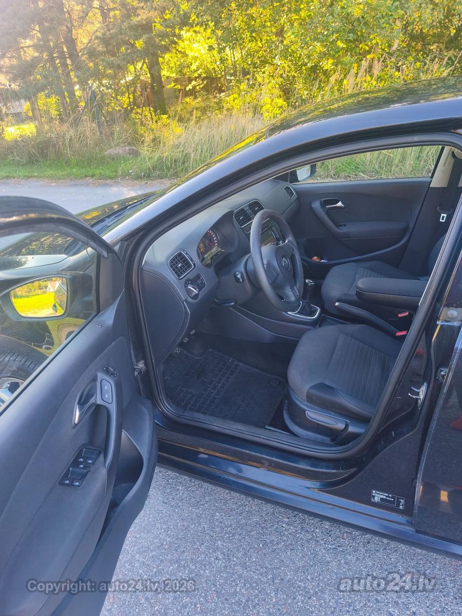 Black Volkswagen Polo 2011 in Tallinn, with an engine capacity of 1.60 L and mileage of 367 thousand km for 3600 €, photo 10 on AUTOMOTO.COM.LV