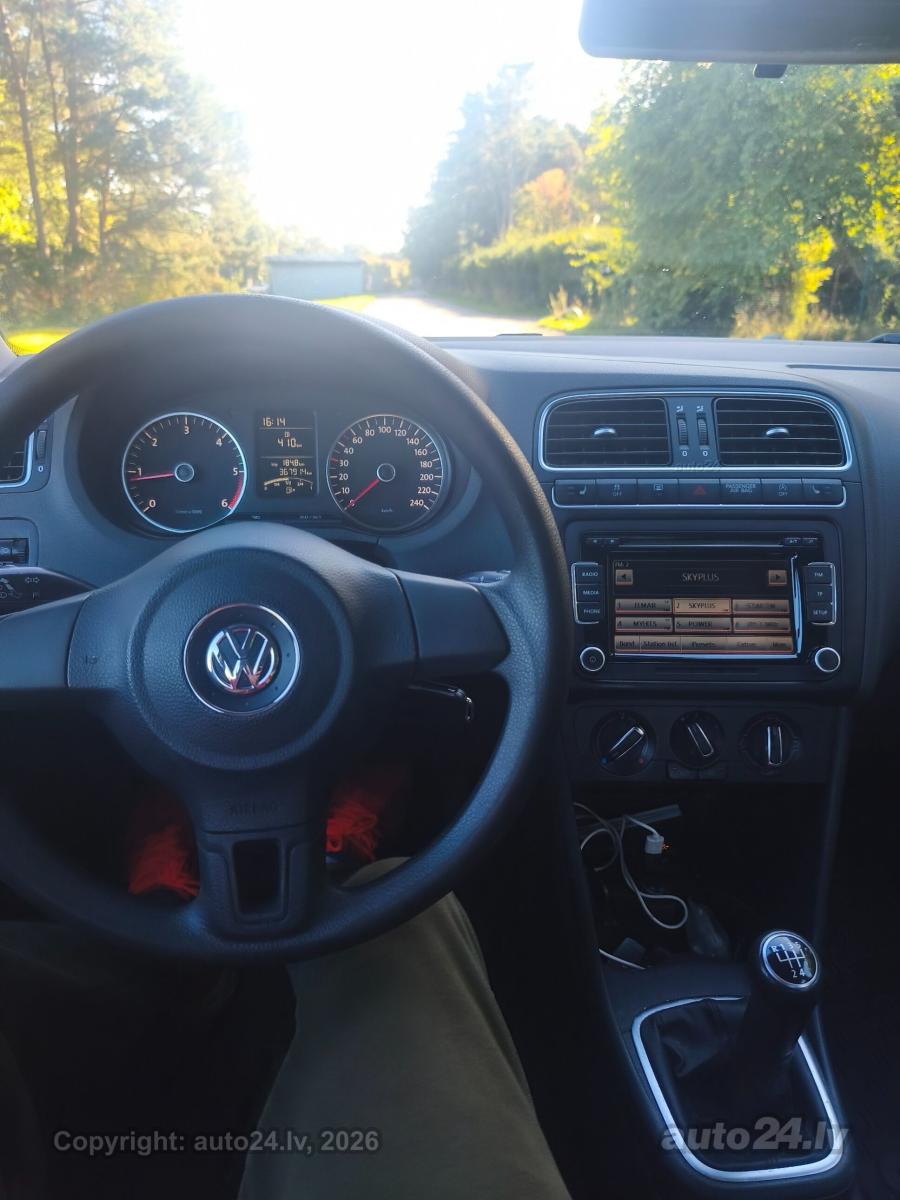 Black Volkswagen Polo 2011 in Tallinn, with an engine capacity of 1.60 L and mileage of 367 thousand km for 3600 €, photo 11 on AUTOMOTO.COM.LV