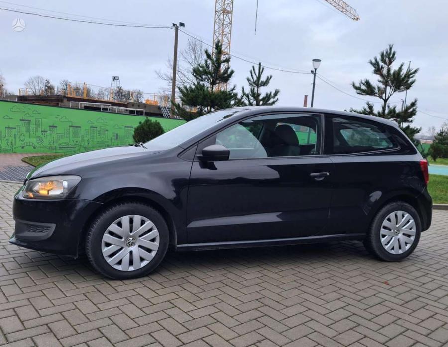 Melns Volkswagen Polo 2012 Kauņa, ar dzinēja tilpumu 1.20 L un nobraukumu 168 tūkst. km par 3900 €, foto 4 vietnē AUTOMOTO.COM.LV