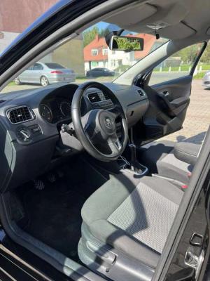 Melns Volkswagen Polo 2012 Klaipėda, ar dzinēja tilpumu 1.20 L un nobraukumu 182 tūkst. km par 3450 €, foto 5 vietnē AUTOMOTO.COM.LV