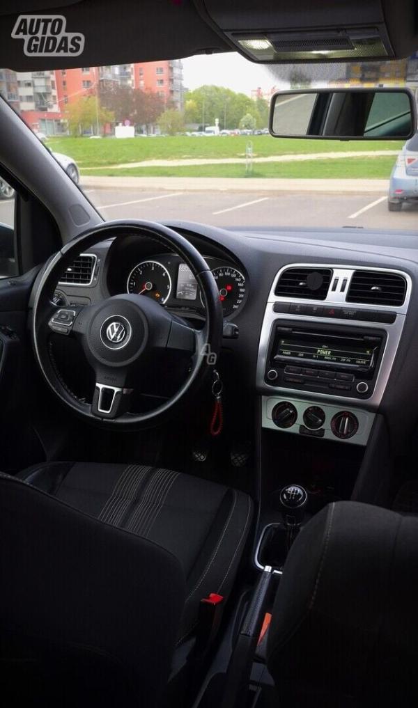 Melns Volkswagen Polo 2012 Viļņa, ar dzinēja tilpumu 1.60 L un nobraukumu 197 tūkst. km par 3100 €, foto 3 vietnē AUTOMOTO.COM.LV