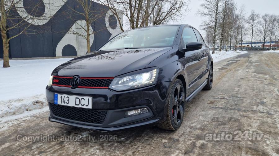 Black Volkswagen Polo 2012 in Parnu, with an engine capacity of 1.40 L and mileage of 185 thousand km for 8500 €, photo 3 on AUTOMOTO.COM.LV