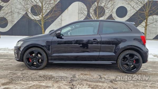 Black Volkswagen Polo 2012 in Parnu, with an engine capacity of 1.40 L and mileage of 185 thousand km for 8500 €, photo 8 on AUTOMOTO.COM.LV