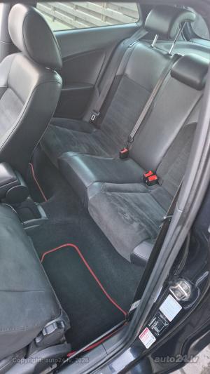 Black Volkswagen Polo 2012 in Parnu, with an engine capacity of 1.40 L and mileage of 185 thousand km for 8500 €, photo 11 on AUTOMOTO.COM.LV