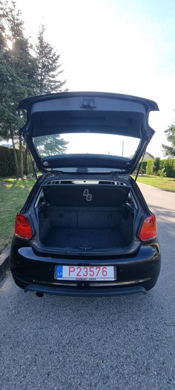 Black Volkswagen Polo 2012 in Kedainiai, with an engine capacity of 1.60 L and mileage of 269 thousand km for 3999 €, photo 9 on AUTOMOTO.COM.LV
