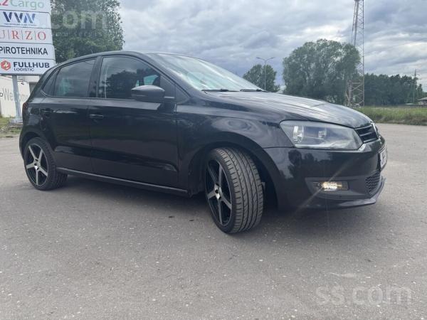 Black Volkswagen Polo 2012 in Riga, with an engine capacity of 1.60 L and mileage of 378 thousand km for 3900 €, photo 7 on AUTOMOTO.COM.LV