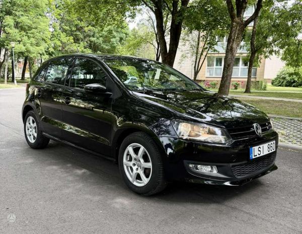 Black Volkswagen Polo 2012 in Prienai, with an engine capacity of 1.20 L and mileage of 190 thousand km for 3900 €, photo 5 on AUTOMOTO.COM.LV