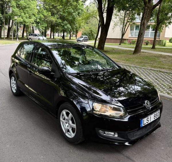 Black Volkswagen Polo 2012 in Prienai, with an engine capacity of 1.20 L and mileage of 190 thousand km for 3900 €, photo 6 on AUTOMOTO.COM.LV