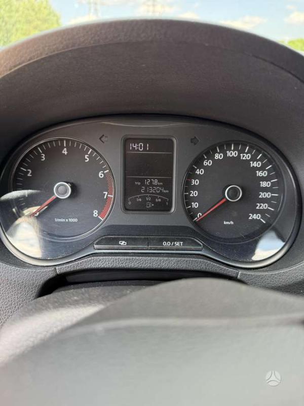 Melns Volkswagen Polo 2012 Viļņa, ar dzinēja tilpumu 1.20 L un nobraukumu 213 tūkst. km par 4000 €, foto 8 vietnē AUTOMOTO.COM.LV