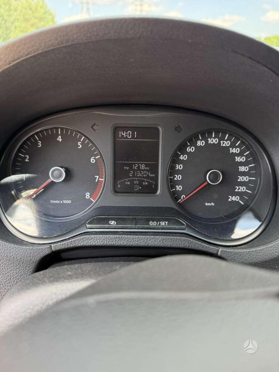 Melns Volkswagen Polo 2012 Viļņa, ar dzinēja tilpumu 1.20 L un nobraukumu 213 tūkst. km par 4000 €, foto 9 vietnē AUTOMOTO.COM.LV