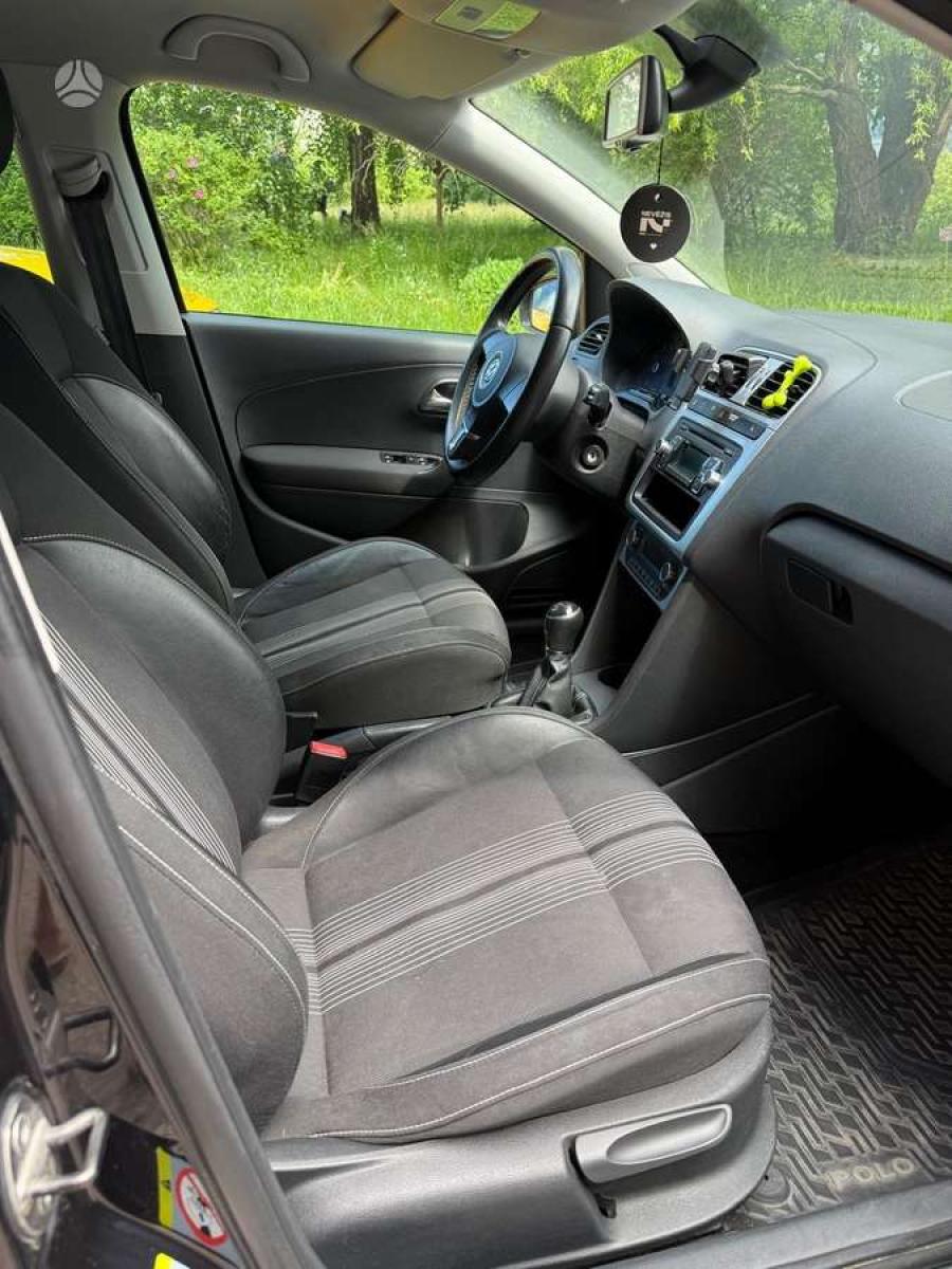 Melns Volkswagen Polo 2012 Viļņa, ar dzinēja tilpumu 1.20 L un nobraukumu 213 tūkst. km par 4000 €, foto 12 vietnē AUTOMOTO.COM.LV