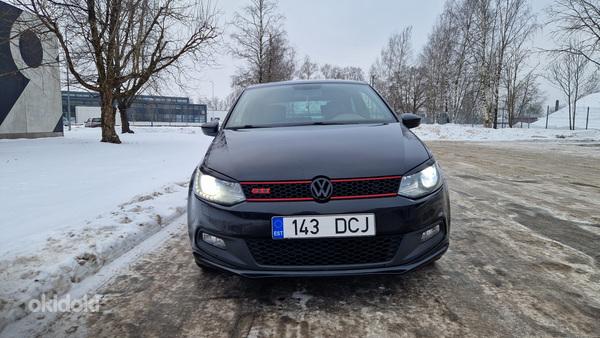 Melns Volkswagen Polo 2012 Pērnava, ar dzinēja tilpumu 1.40 L un nobraukumu 185 tūkst. km par 8500 €, foto 3 vietnē AUTOMOTO.COM.LV