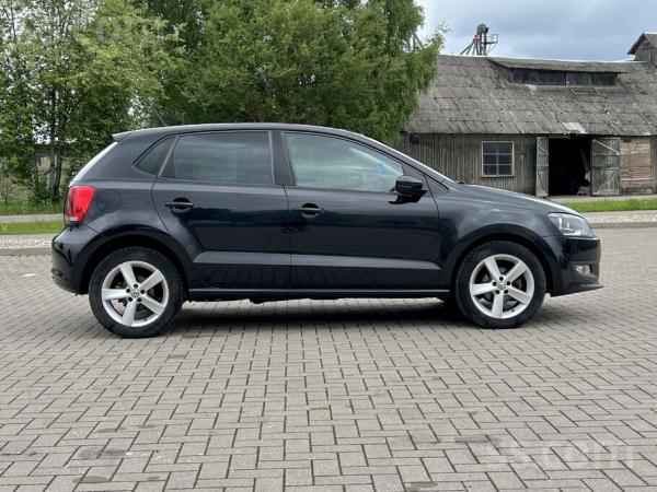 Melns Volkswagen Polo 2012 Cēsis, ar dzinēja tilpumu 1.60 L un nobraukumu 243 tūkst. km par 2900 €, foto 5 vietnē AUTOMOTO.COM.LV