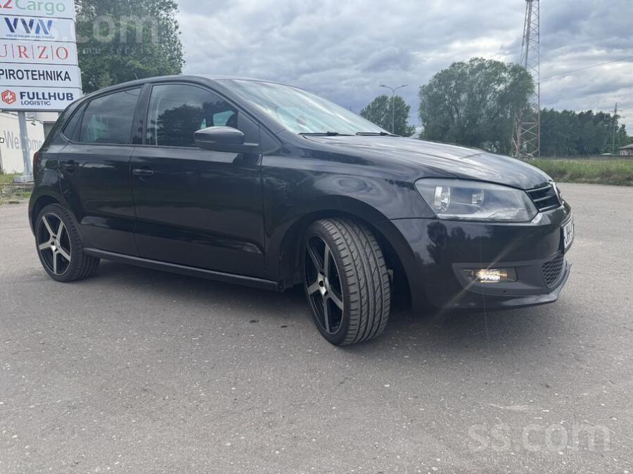 Black Volkswagen Polo 2012 in Riga, with an engine capacity of 1.60 L and mileage of 379 thousand km for 3450 €, photo 8 on AUTOMOTO.COM.LV