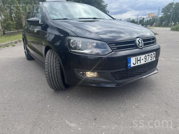 Black Volkswagen Polo 2012 in Riga, with an engine capacity of 1.60 L and mileage of 379 thousand km for 3450 €, photo 9 on AUTOMOTO.COM.LV