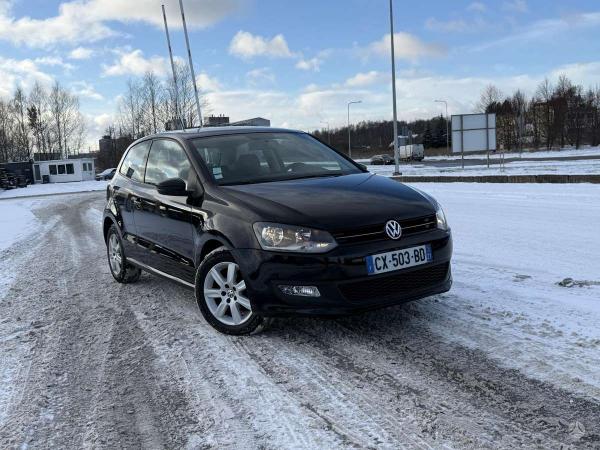 Black Volkswagen Polo 2013 in Panevezys, with an engine capacity of 1.60 L and mileage of 86 thousand km for 5590 €, photo 1 on AUTOMOTO.COM.LV