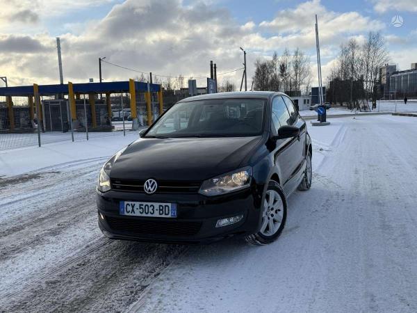 Black Volkswagen Polo 2013 in Panevezys, with an engine capacity of 1.60 L and mileage of 86 thousand km for 5590 €, photo 4 on AUTOMOTO.COM.LV