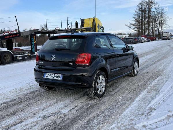 Black Volkswagen Polo 2013 in Panevezys, with an engine capacity of 1.60 L and mileage of 86 thousand km for 5590 €, photo 8 on AUTOMOTO.COM.LV