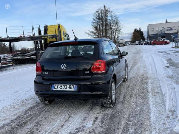 Black Volkswagen Polo 2013 in Panevezys, with an engine capacity of 1.60 L and mileage of 86 thousand km for 5590 €, photo 10 on AUTOMOTO.COM.LV