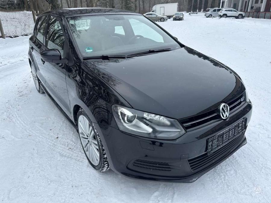Melns Volkswagen Polo 2013 Prienai, ar dzinēja tilpumu 1.40 L un nobraukumu 215 tūkst. km par 5500 €, foto 5 vietnē AUTOMOTO.COM.LV