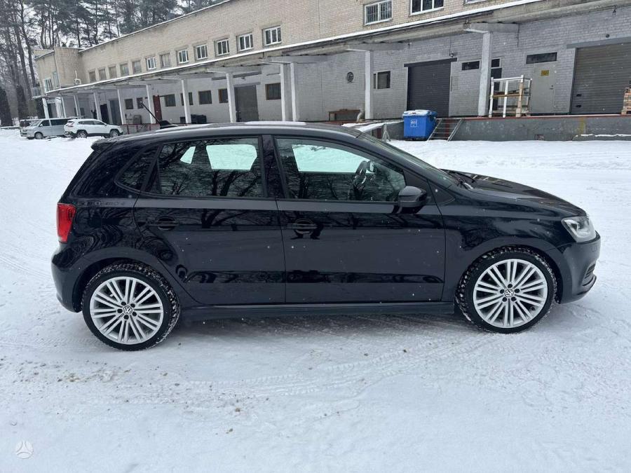 Melns Volkswagen Polo 2013 Prienai, ar dzinēja tilpumu 1.40 L un nobraukumu 215 tūkst. km par 5500 €, foto 6 vietnē AUTOMOTO.COM.LV