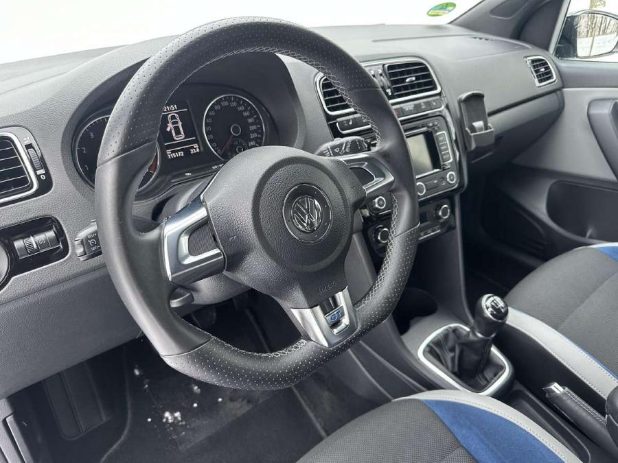 Melns Volkswagen Polo 2013 Prienai, ar dzinēja tilpumu 1.40 L un nobraukumu 215 tūkst. km par 5500 €, foto 13 vietnē AUTOMOTO.COM.LV
