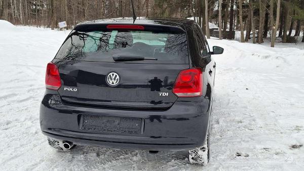 Black Volkswagen Polo 2013 in Kaunas, with an engine capacity of 1.60 L and mileage of 247 thousand km for 4990 €, photo 8 on AUTOMOTO.COM.LV