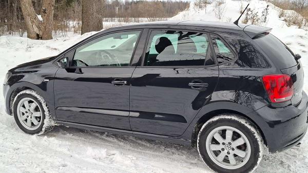 Black Volkswagen Polo 2013 in Kaunas, with an engine capacity of 1.60 L and mileage of 247 thousand km for 4990 €, photo 10 on AUTOMOTO.COM.LV