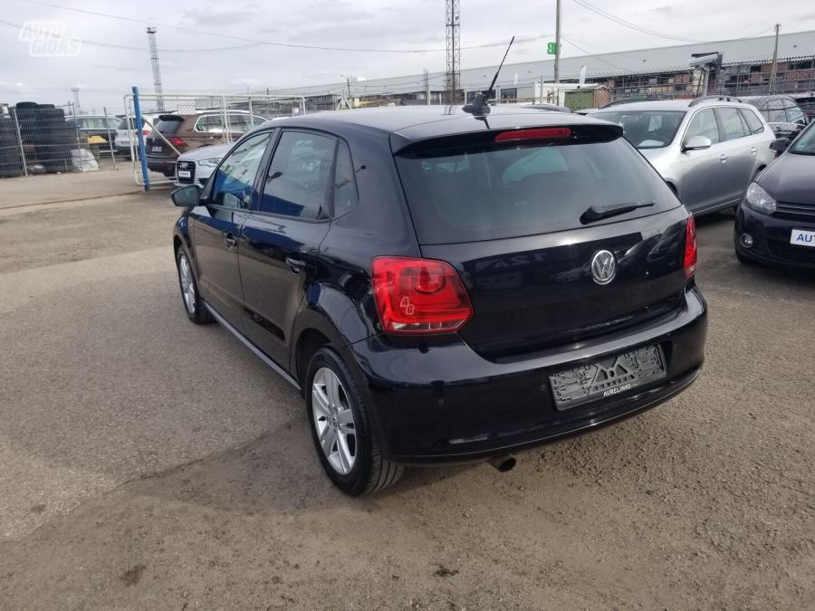 Black Volkswagen Polo 2013 in Kaunas, with an engine capacity of 1.60 L and mileage of 289 thousand km for 4999 €, photo 7 on AUTOMOTO.COM.LV