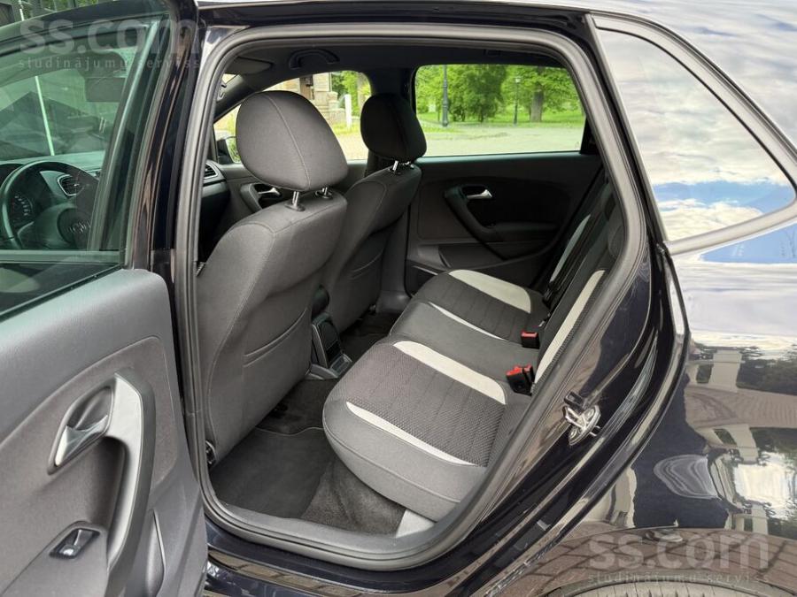 Black Volkswagen Polo 2013 in Gulbene, with an engine capacity of 1.60 L and mileage of 264 thousand km for 7000 €, photo 14 on AUTOMOTO.COM.LV