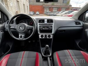 Melns Volkswagen Polo 2013 Daugavpils, ar dzinēja tilpumu 1.20 L un nobraukumu 121 tūkst. km par 5500 €, foto 13 vietnē AUTOMOTO.COM.LV