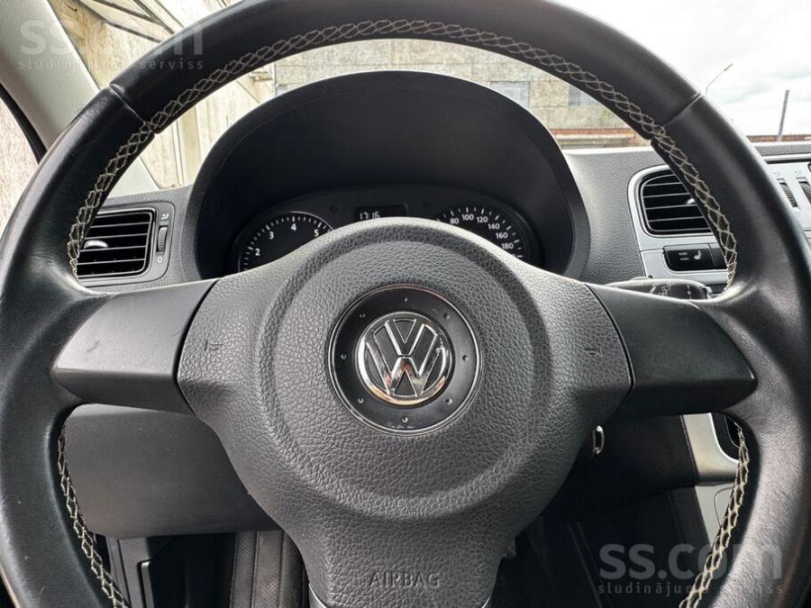 Melns Volkswagen Polo 2013 Daugavpils, ar dzinēja tilpumu 1.20 L un nobraukumu 121 tūkst. km par 5500 €, foto 14 vietnē AUTOMOTO.COM.LV