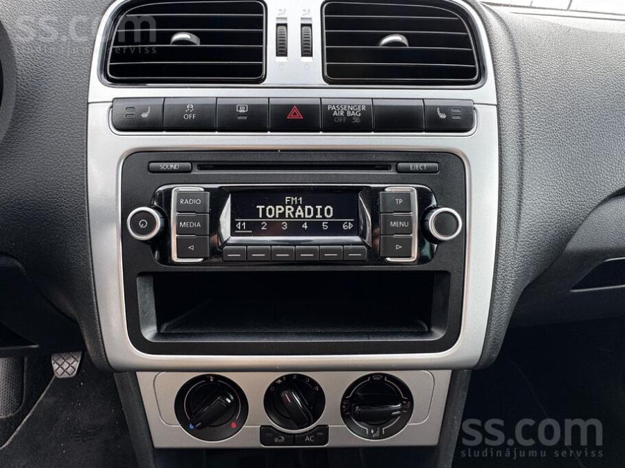 Melns Volkswagen Polo 2013 Daugavpils, ar dzinēja tilpumu 1.20 L un nobraukumu 121 tūkst. km par 5500 €, foto 15 vietnē AUTOMOTO.COM.LV