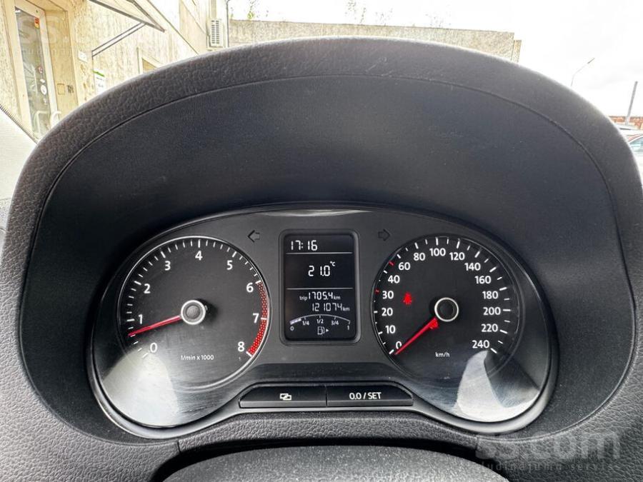 Melns Volkswagen Polo 2013 Daugavpils, ar dzinēja tilpumu 1.20 L un nobraukumu 121 tūkst. km par 5500 €, foto 16 vietnē AUTOMOTO.COM.LV