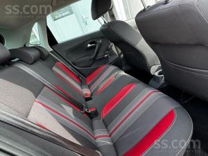 Melns Volkswagen Polo 2013 Daugavpils, ar dzinēja tilpumu 1.20 L un nobraukumu 121 tūkst. km par 5500 €, foto 18 vietnē AUTOMOTO.COM.LV