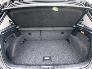 Melns Volkswagen Polo 2013 Daugavpils, ar dzinēja tilpumu 1.20 L un nobraukumu 121 tūkst. km par 5500 €, foto 20 vietnē AUTOMOTO.COM.LV