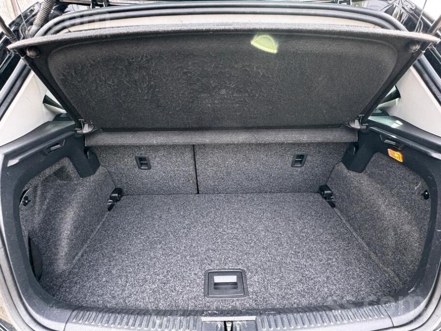 Melns Volkswagen Polo 2013 Daugavpils, ar dzinēja tilpumu 1.20 L un nobraukumu 121 tūkst. km par 5500 €, foto 20 vietnē AUTOMOTO.COM.LV