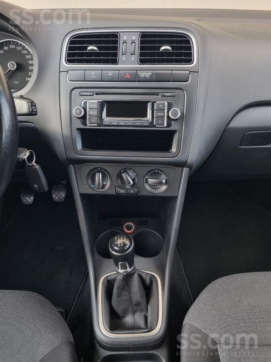 Melns Volkswagen Polo 2013 Ogre, ar dzinēja tilpumu 1.20 L un nobraukumu 170 tūkst. km par 4950 €, foto 15 vietnē AUTOMOTO.COM.LV