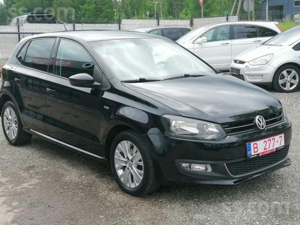 Black Volkswagen Polo 2013 in Valmiera, with an engine capacity of 1.60 L and mileage of 226 thousand km for 4750 €, photo 6 on AUTOMOTO.COM.LV