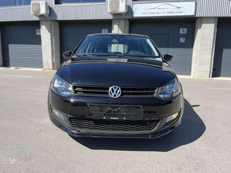 Black Volkswagen Polo 2013 in Siauliai, with an engine capacity of 1.20 L and mileage of 147 thousand km for 3950 €, photo 3 on AUTOMOTO.COM.LV