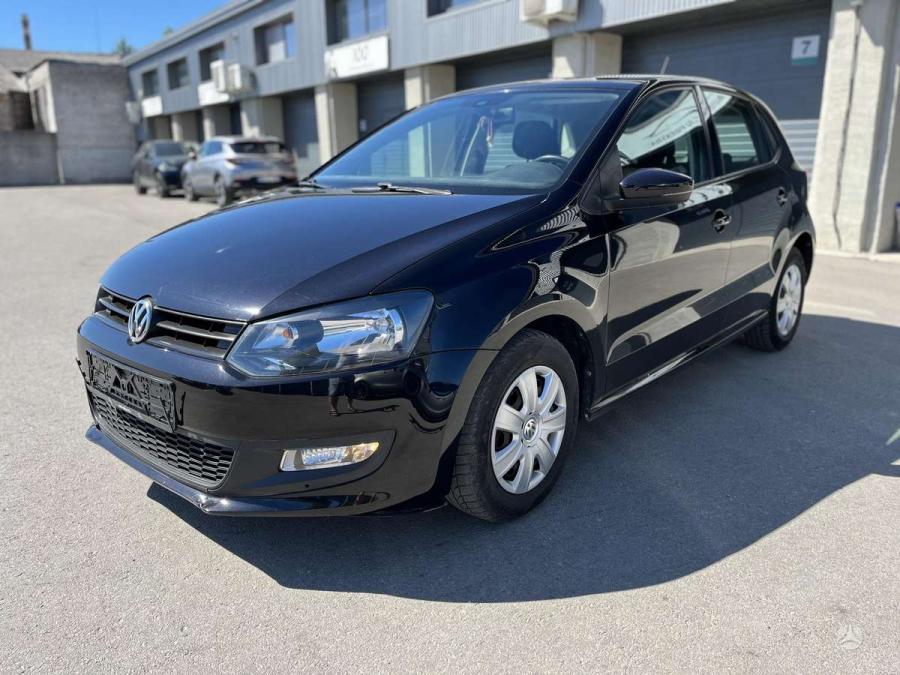 Black Volkswagen Polo 2013 in Siauliai, with an engine capacity of 1.20 L and mileage of 147 thousand km for 3950 €, photo 4 on AUTOMOTO.COM.LV