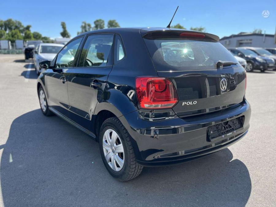 Black Volkswagen Polo 2013 in Siauliai, with an engine capacity of 1.20 L and mileage of 147 thousand km for 3950 €, photo 6 on AUTOMOTO.COM.LV